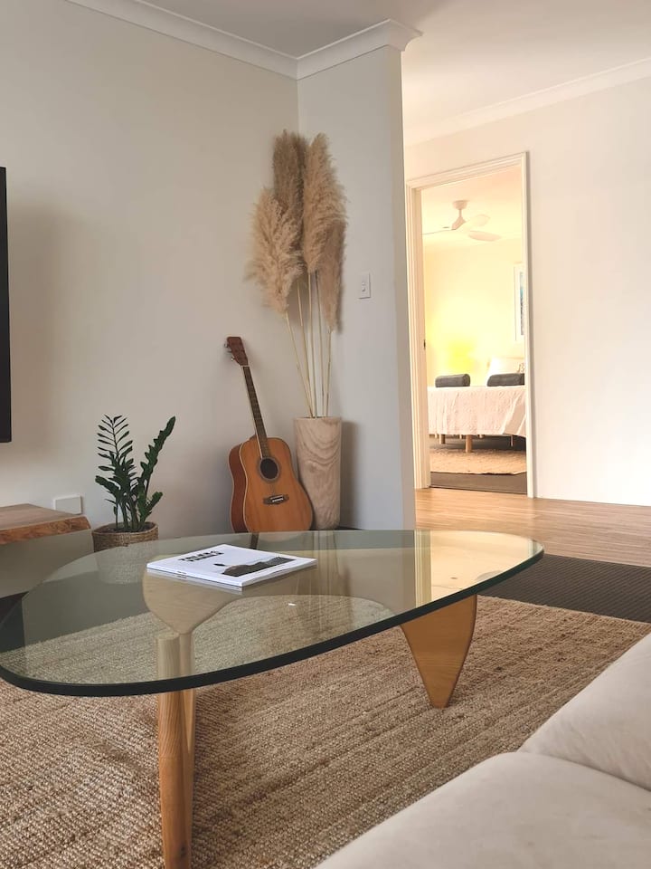 Cosy Spacious Guest Suite & Home Theatre - Dunsborough