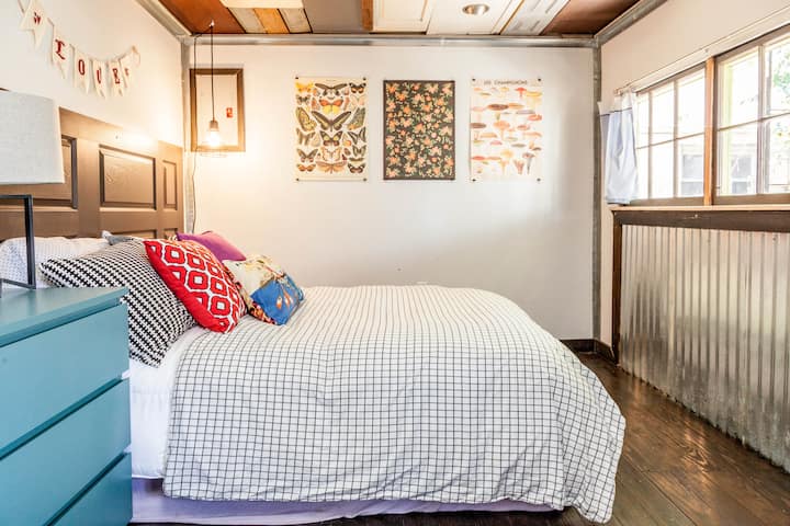 Garden Cottage in East Austin - Guesthouses for Rent in Austin, Texas ...