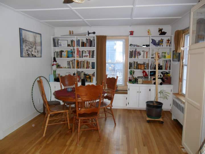 Griffin's Rest; Inviting, Cozy, Near Thomas/colby - Waterville, ME