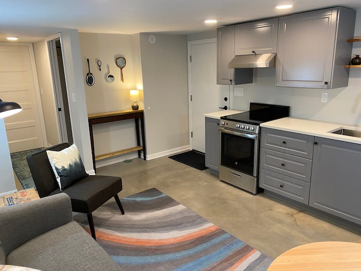 Bright, Cozy Apt In Heart Of North Portland - Portland, OR