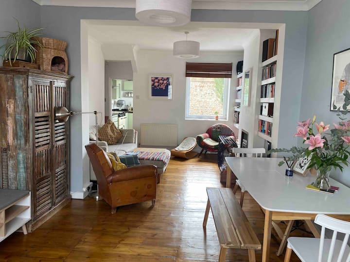Space, Pubs, Garden, Log Fire And A Friendly Cat - Brighton