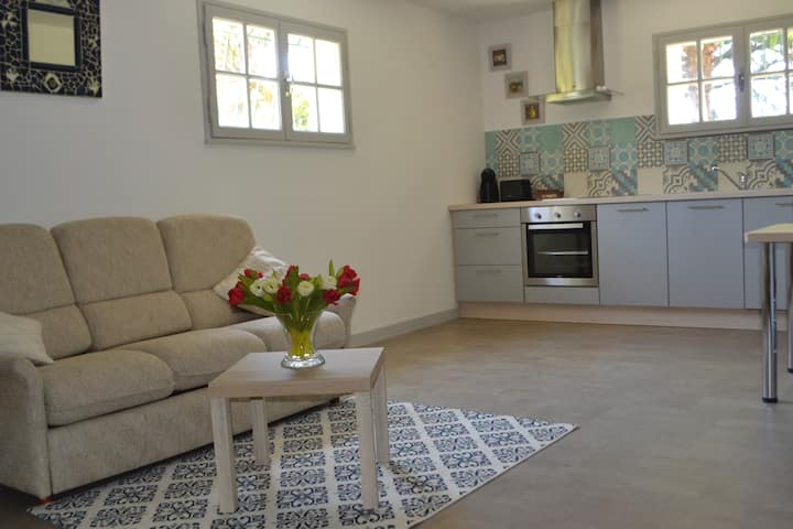 Rez-de-jardin Privatif Avec Parking Clos Couvert - Montélimar