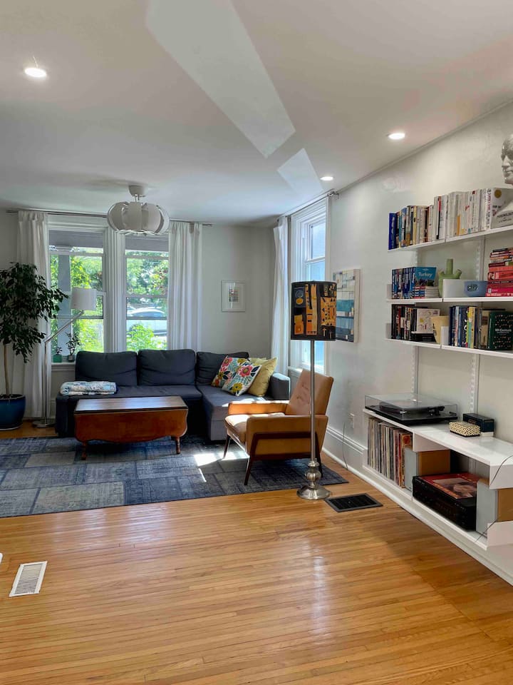 Beautiful Downtown House On The Park (4 Bedroom) - Kingston