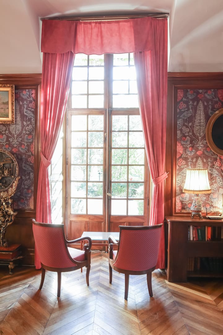 Dans Un Château En Lozère - Pimprenelle - Meyrueis