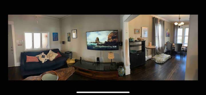 Charming Dog Friendly Home With Private Yard! - Albany, NY