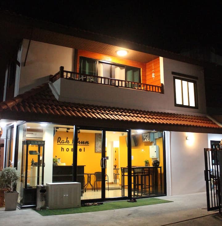 Rakkhunhostel Near Thapae Gate - Chiang Mai