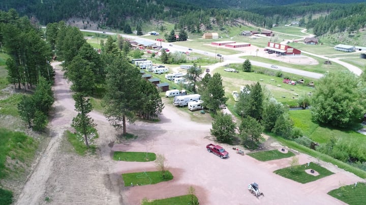 Rv, Dine, And Unwind In The Pines - Near Rushmore - Mount Rushmore, SD