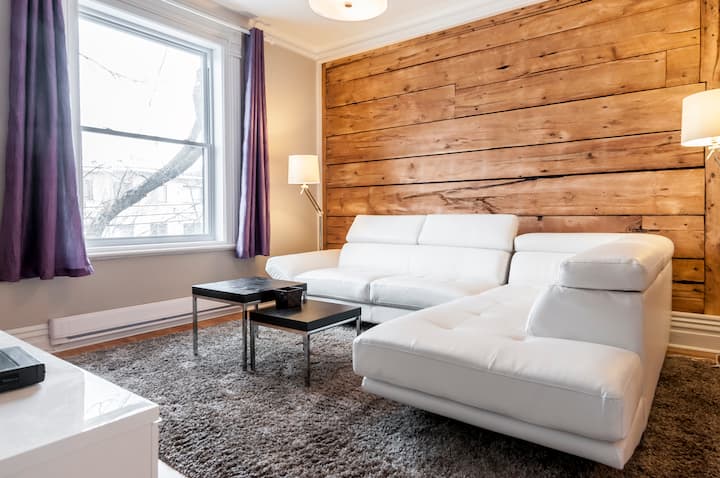 Luxury 2 Bedrooms In The Plateau - Laval, Quebec, Canadà
