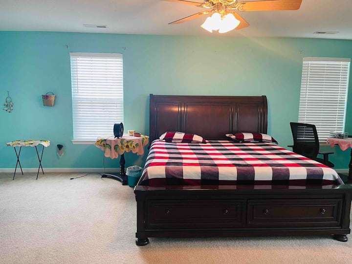 Masterbedroom, Attached Bath, Smoke Free-pet Free - Greenwood, IN