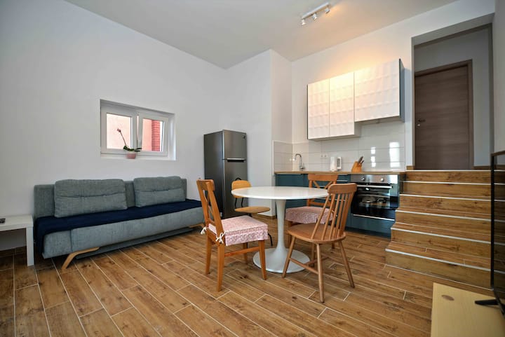 Murter, Cosy Apartment Cvita With Parking - Murter