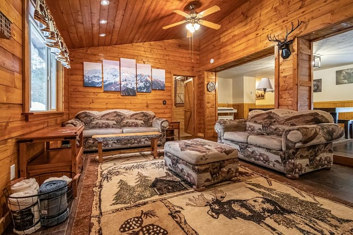 Cozy Cabin *New Private Sauna* Near Grocery Store* - Island Park, ID