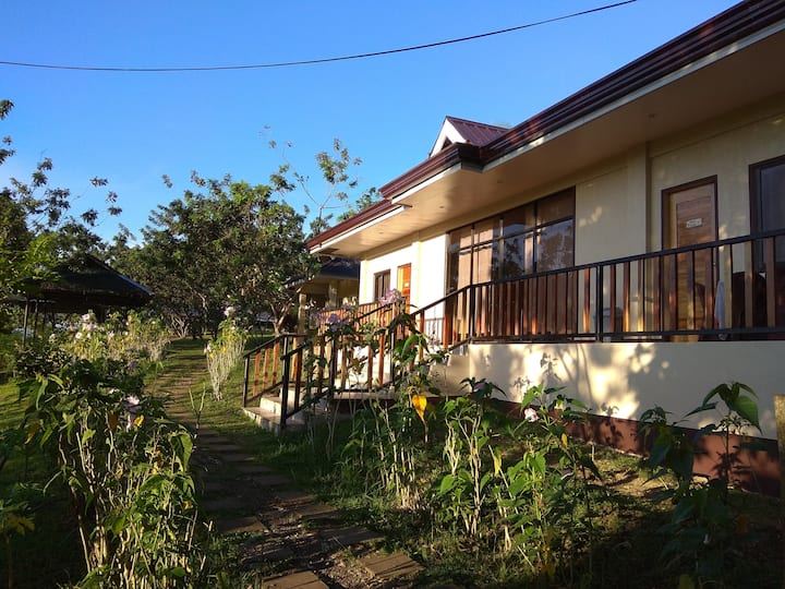 Farm Stay: Superior Mint Rooms @ Monteray Farm - Toledo City