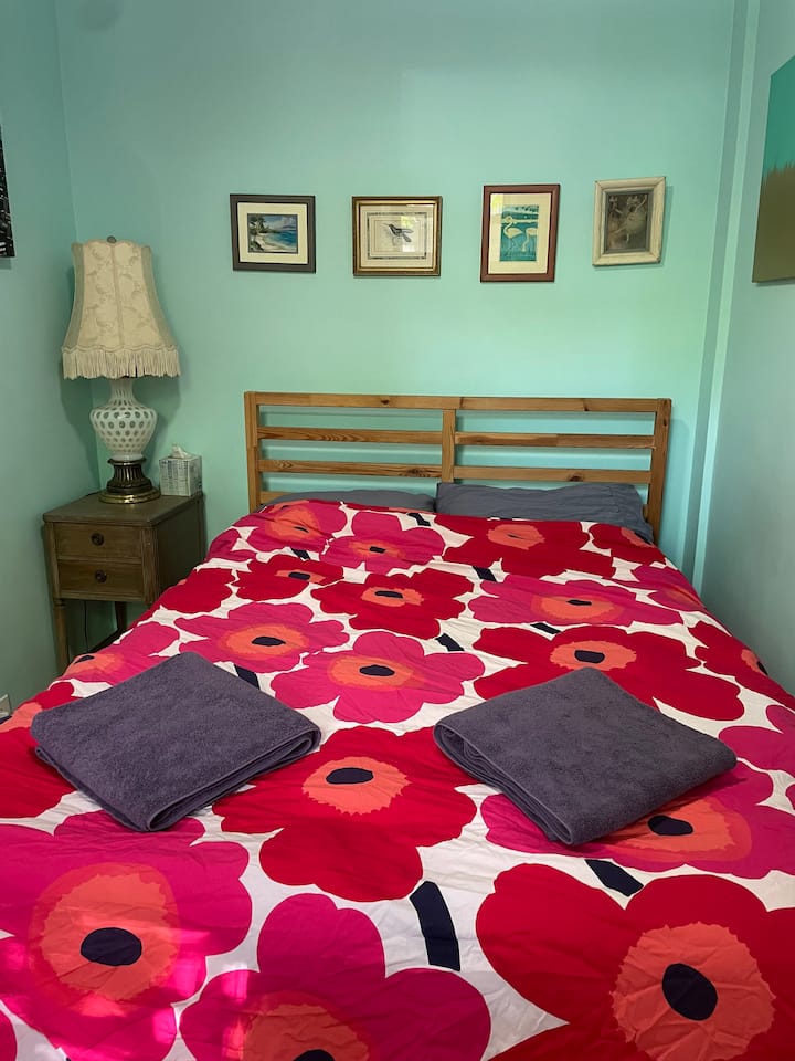 Colorful, Quiet Room Near Laguardia/nyc - Long Island, NY