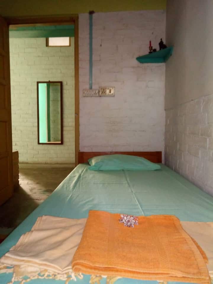 Cozy, Sunny Guesthouse On Safe, Friendly Campus 4 - Varanasi