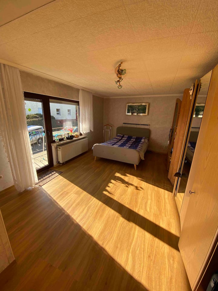 Zimmer In Ruhiger Gegend Ideal Zum Entspannen! - Hahn