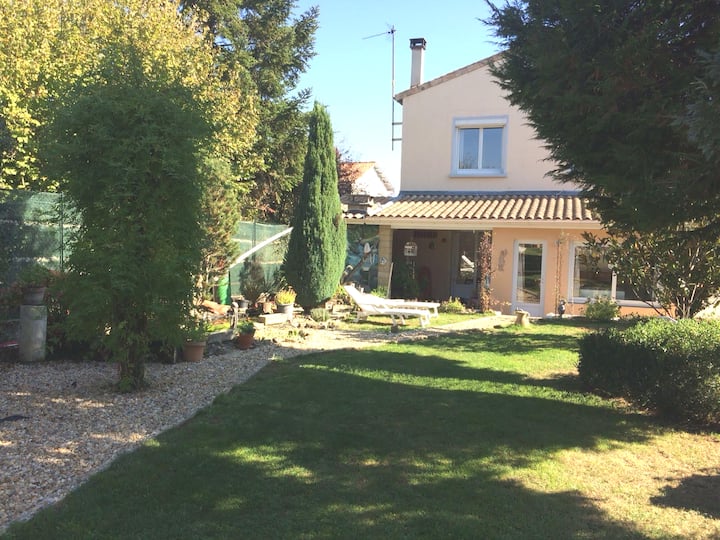 Jonzac, Maison Près Des Thermes - Jonzac