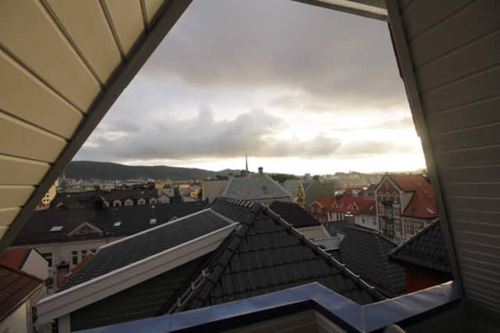 Lovely Traditional Wooden House Centrally Located - Bergen