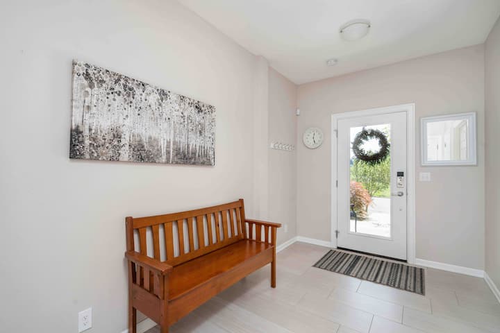 Walk To Everything! Private One Room Suite - Coeur d'Alene, ID