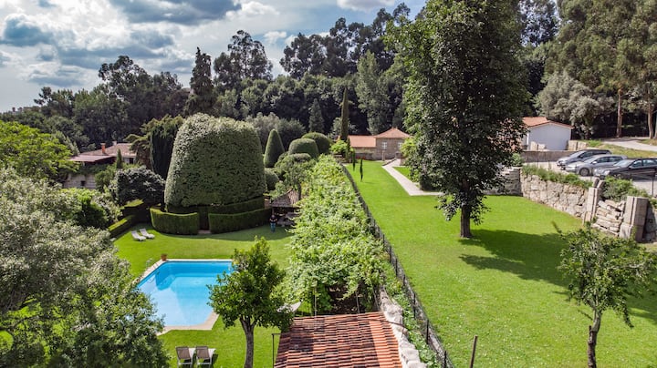 Villa Margaridi - Raula's Lodge - Guimarães