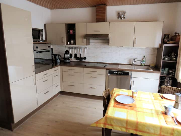 Cozy & Clean, Close To Cologne, For Up To 3 People - Colonia