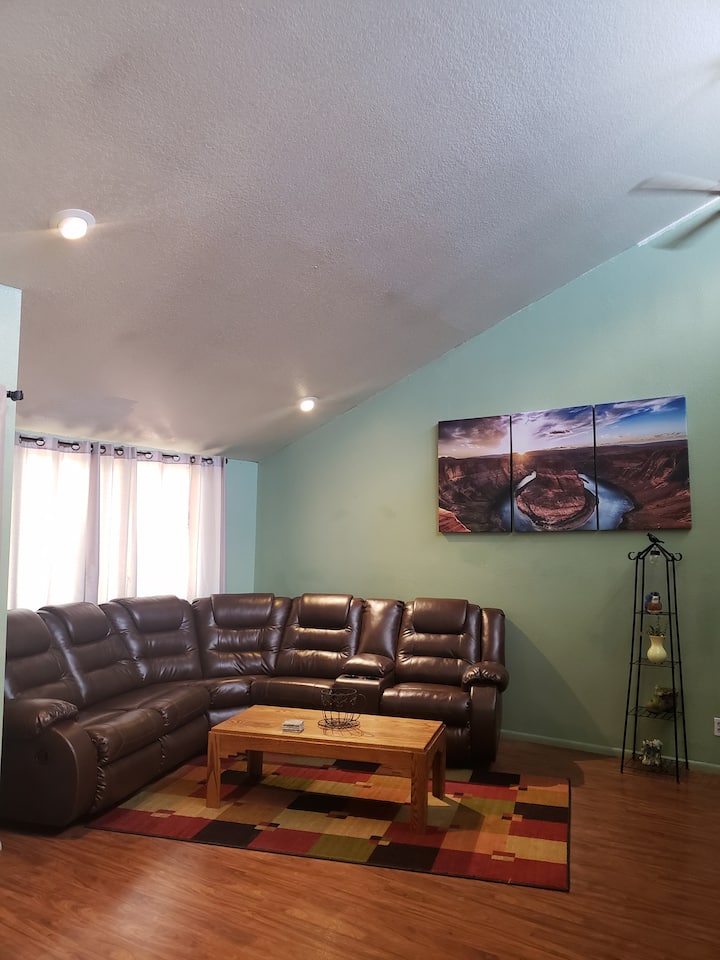 Loxxs-a-nook       1 Private Bedroom Sleeps 3 - Page, AZ