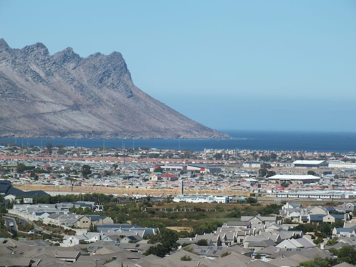 Self Catering Luxury Flat - Somerset West