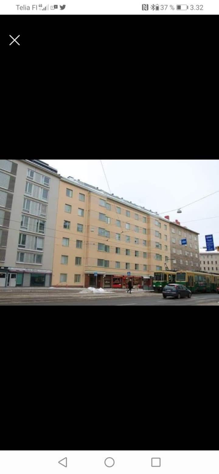 Ensimmäisen Kerroksen Asunto Taka-töölössä. - Helsinki