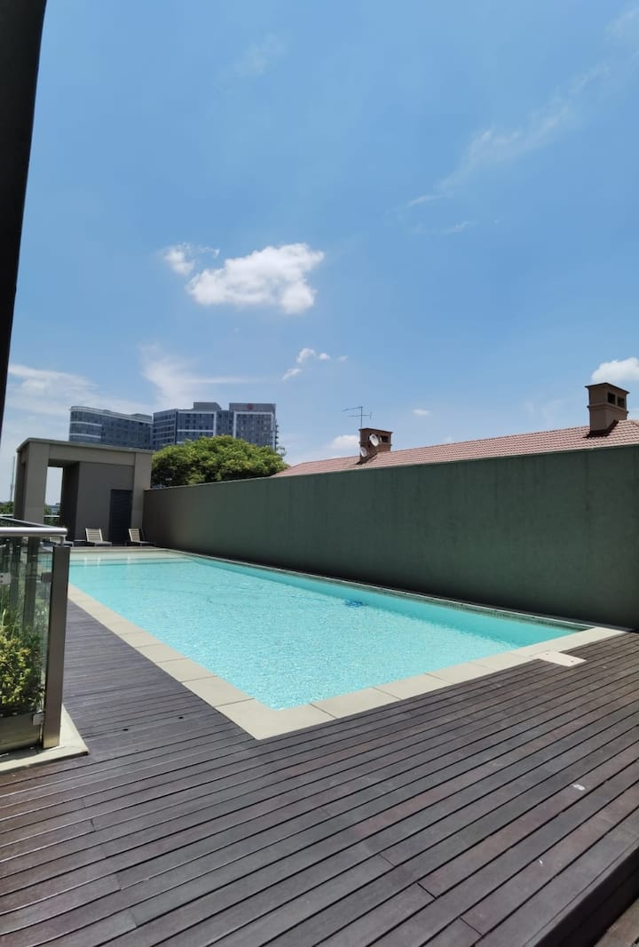 Exec Apartment @ Sandton Skye - Sandton
