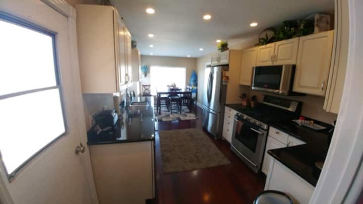Pet Friendly Cottage Near Beach W/ Large Backyard - Monterey, CA