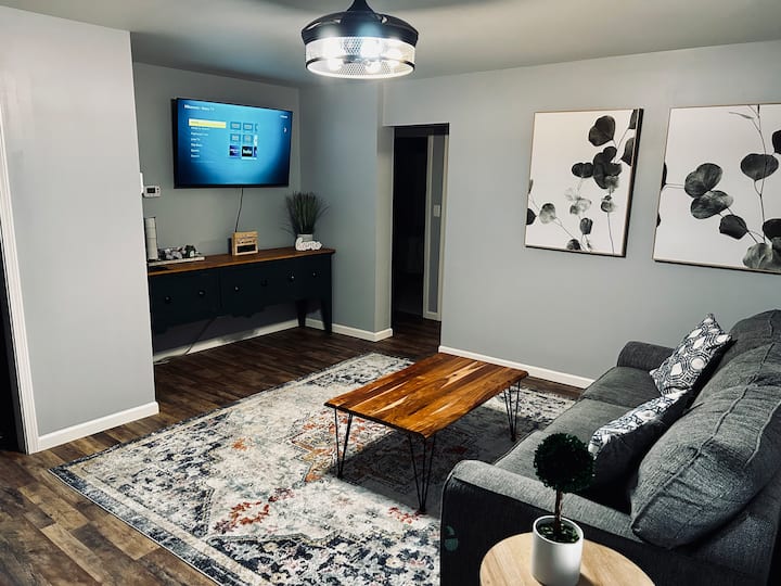 Purrfectly Private Home Away From Home - Wichita, KS