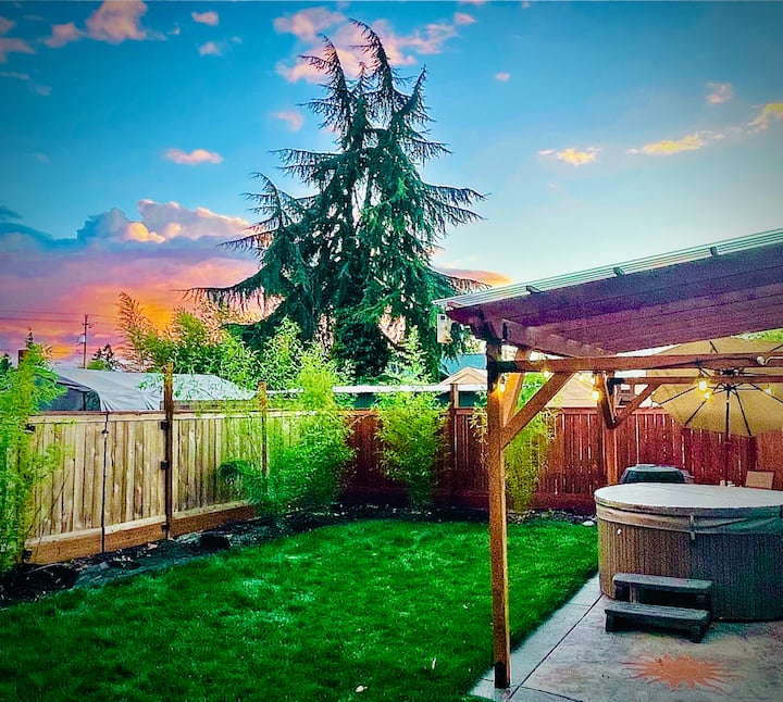 Whiteaker Oasis • Hot Tub + Cold Plunge • 2 Kings! - Eugene, OR
