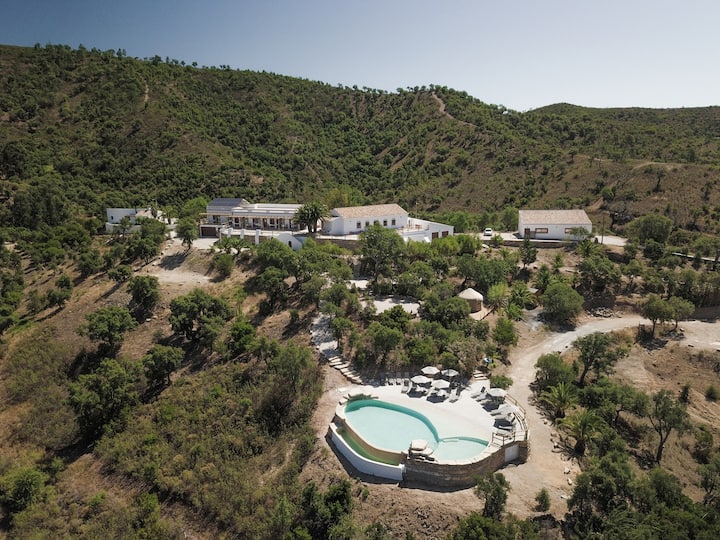 Retiro De Vista Salvaje - Un Pueblo De Montaña Abandonado Restaurado - Duerme 24 - São Brás de Alportel