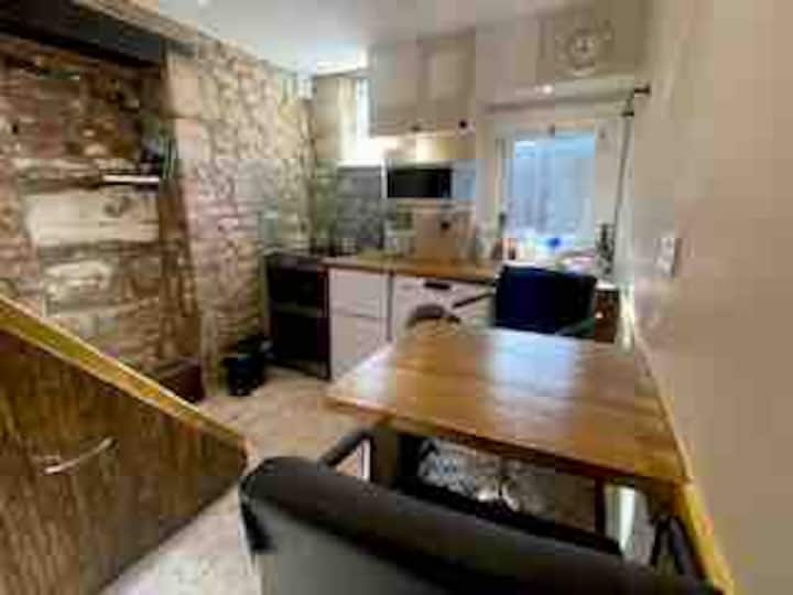 Crows Nest - Cosy, Tiny Cottage - All Mod Cons. - Weston