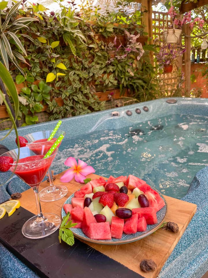 Jacuzzi Privé + Mer à 50m | Cocon Romantique - Réunion