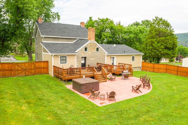 The Historic Booth House At The Harpers Ferry Koa - Harpers Ferry, WV