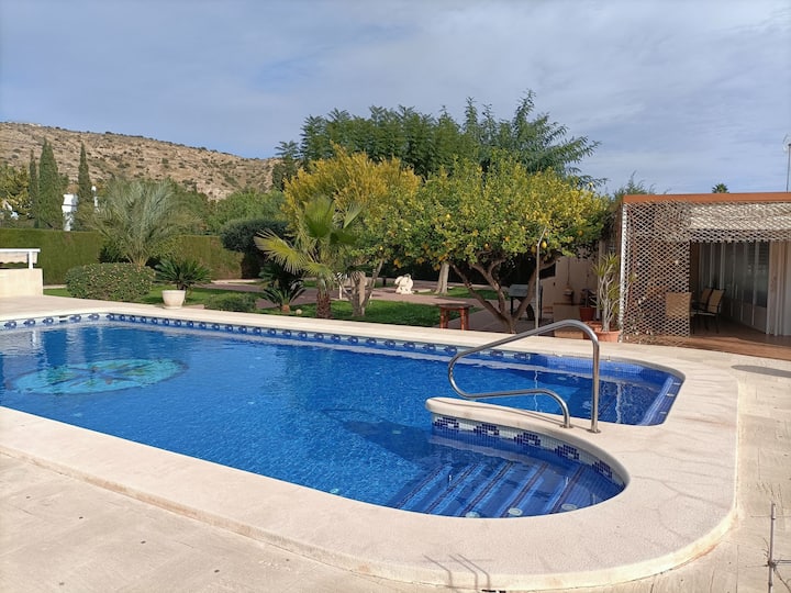 Villa Tranquila En La Montaña Con Jacuzzi Piscina - Elche