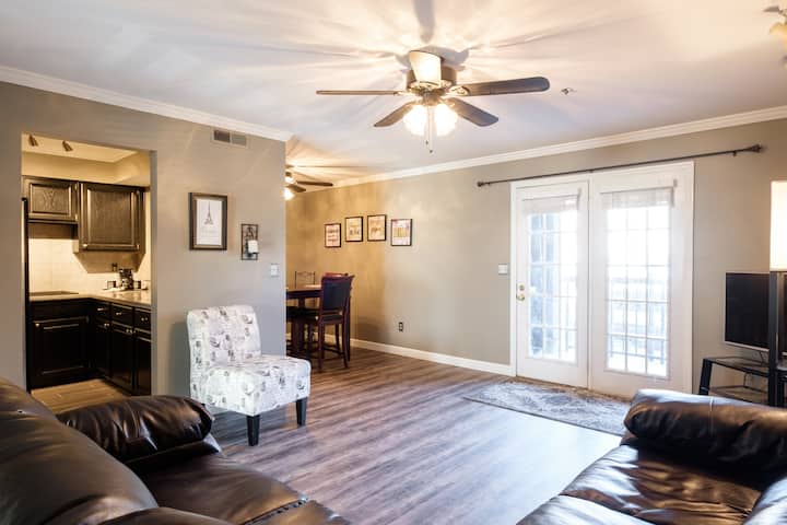 Downtown Clean  No Elevator/contact  Free Parking - Nashville, TN