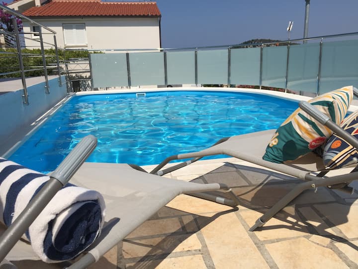 Villa Linda (House)- Pool, Jacuzzi, Sun Deck,beach - Primošten