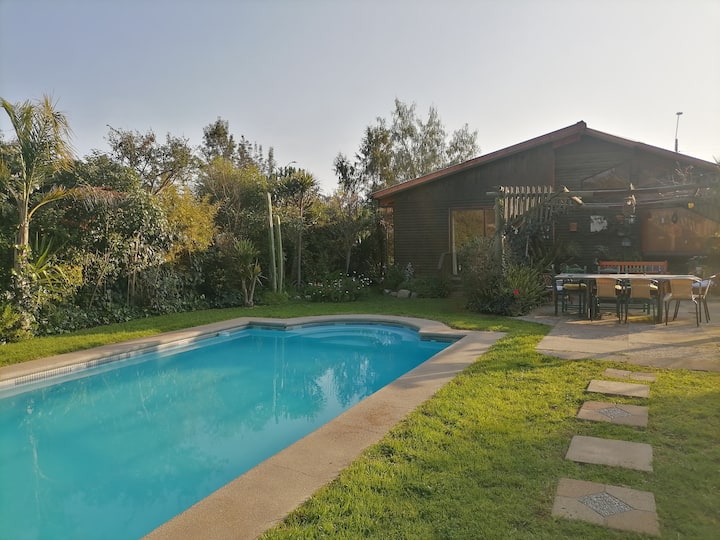 Casa Familar Con Hermosa Piscina - Limache