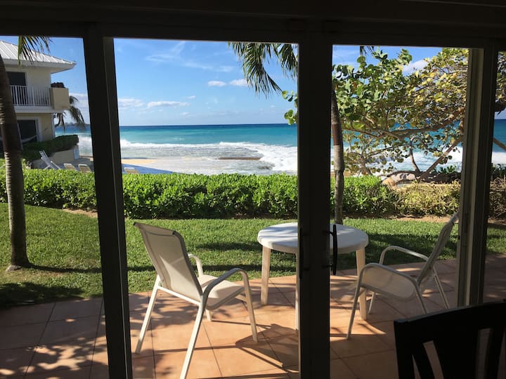 7 Mile Beach Front Cayman Condo - Cayman Islands