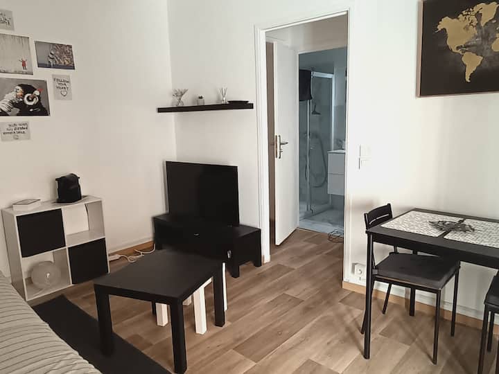 Studio Gaby Menton, Centre, Gare. - Menton