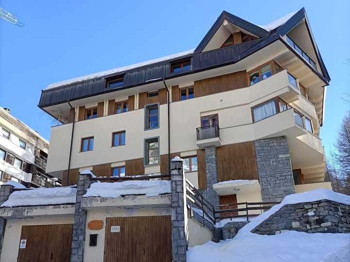Three Rooms Cervinia Center For 4 - Valtournenche