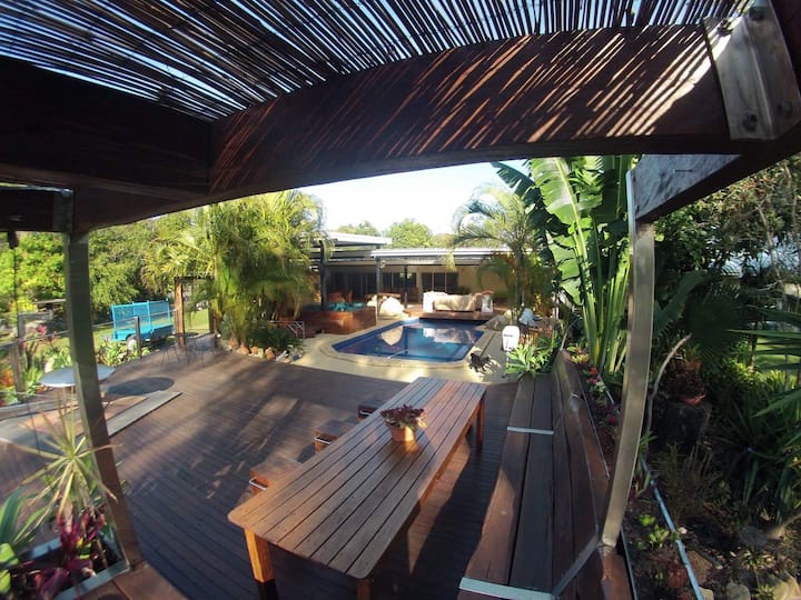 Agave 
On 
Golden - Gladstone Central