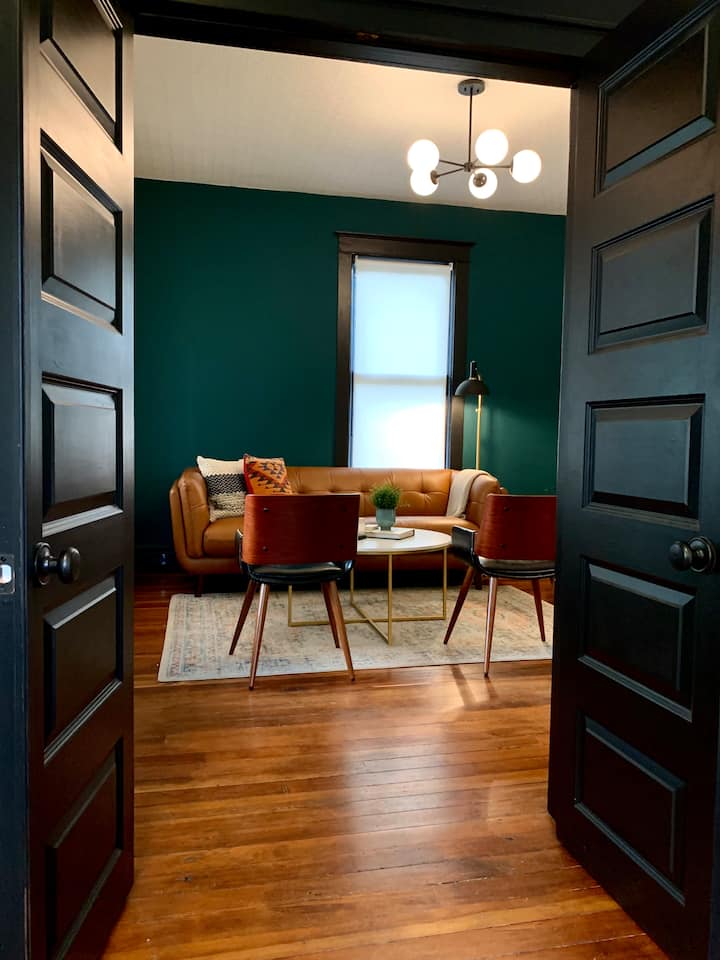 Cozy Deco Home Downtown Ogden & Skiing. - Ogden, UT