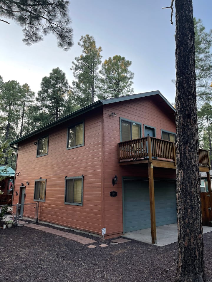 Cub Haus With Hot Tub In The Pines Of Pinetop - Pinetop-Lakeside, AZ