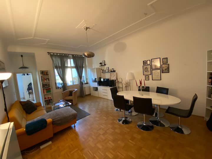Geräumiges 2-raum-apartment Mit Loggia - 라이프치히