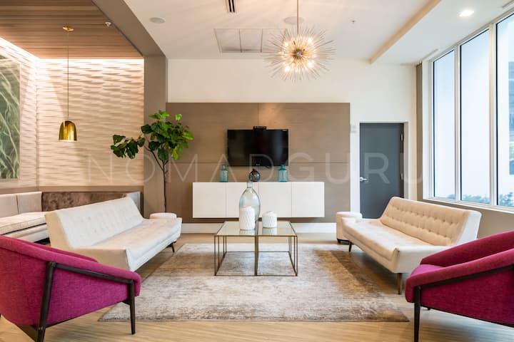 1/2 Moderna Miami Residences -10min Beach/brickell - Miami, FL