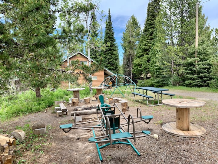 Mack’s Inn Family Cabin - Island Park, ID