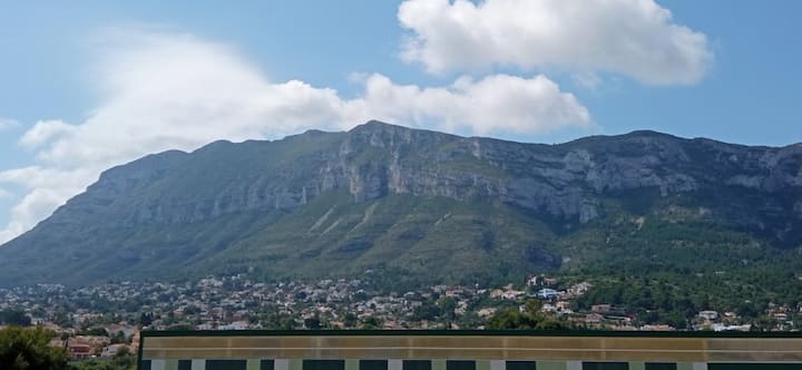 Apartamento-dúplex Con Bonitas Vistas Al Montgó. - Denia