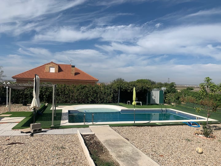 Agradable Chalet Con Piscina Y Bbq - Illescas, Spain
